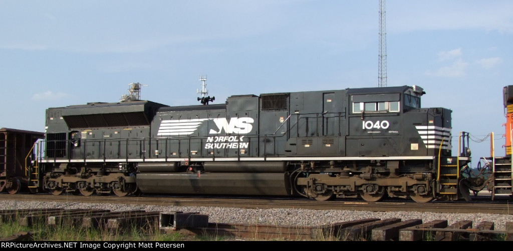 NS 1040